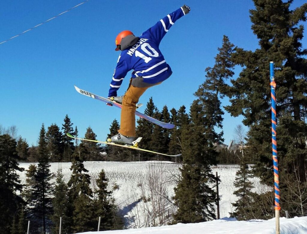 Loch Lomond Ski Hill - Superior Country